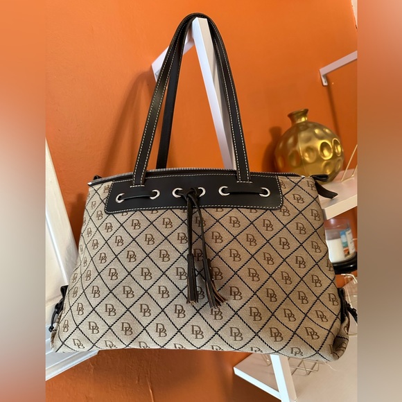Dooney & Bourke | Bags | Dooney Bourke Signature Print Double Handle ...